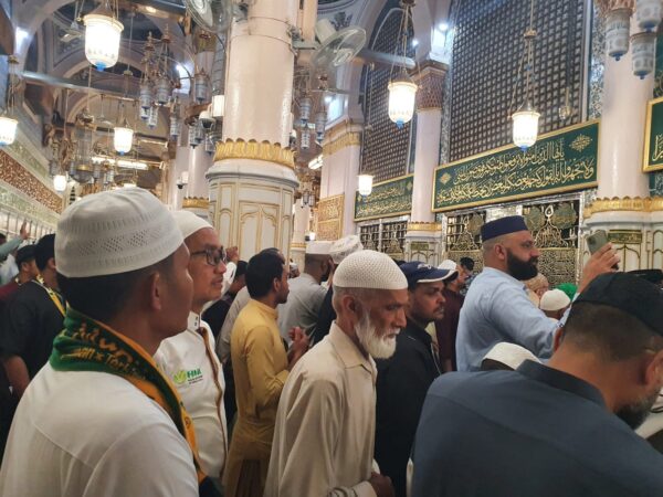 Raudhah, Taman Surga di Dunia: Sejarah, Keutamaan, dan Doa yang Dianjurkan